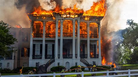 Fire Burns Louisianas Historic Nottoway Plantation To The Ground Fox