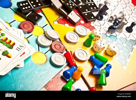 Board Games Fotos Und Bildmaterial In Hoher Auflösung Alamy