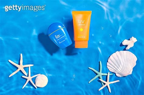 백그라운드 물 자연현상 수영장 파장 패턴 여름 파랑 색상 물결 화장품 몸단장제품 선크림 화장품 로션 자외선 뷰티 이미지