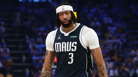 Anthony Davis Steps Forward