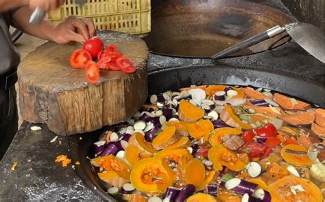 我们猪食的营养搭配离不开你们的点赞和评论，之前只要好吃，现在要好看。 独守自然村 独守自然村 哔哩哔哩视频