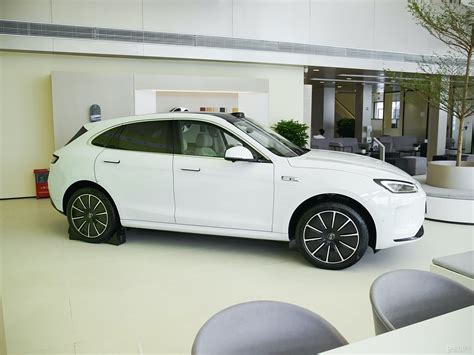 问界m5外观实拍高清大图问界m5 2023款 M5 Ev 后驱智驾版第4张图片大全太平洋汽车