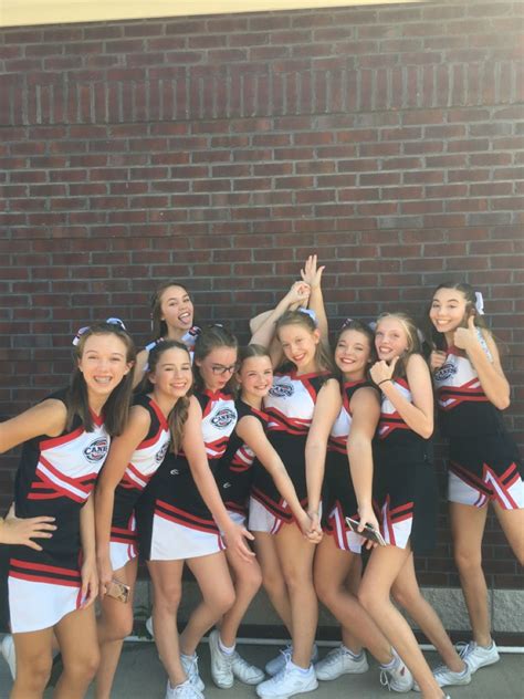 Pin By Isabella On Cheerleading Cheer Pictures Cheerleading Cheer