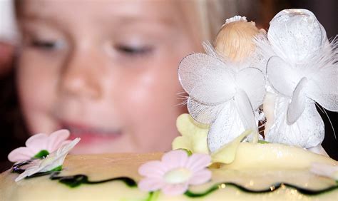 картинки Таблица цвести девушка милая цветок лепесток праздник люблю украшение весна