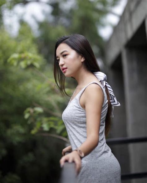 7 Hot Sexy Alisha Rai Bikini Pics