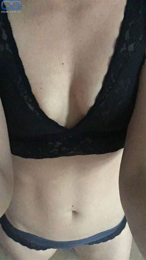 Claire Hutchings Nackt Nacktbilder Playboy Nacktfotos Fakes Oben Ohne