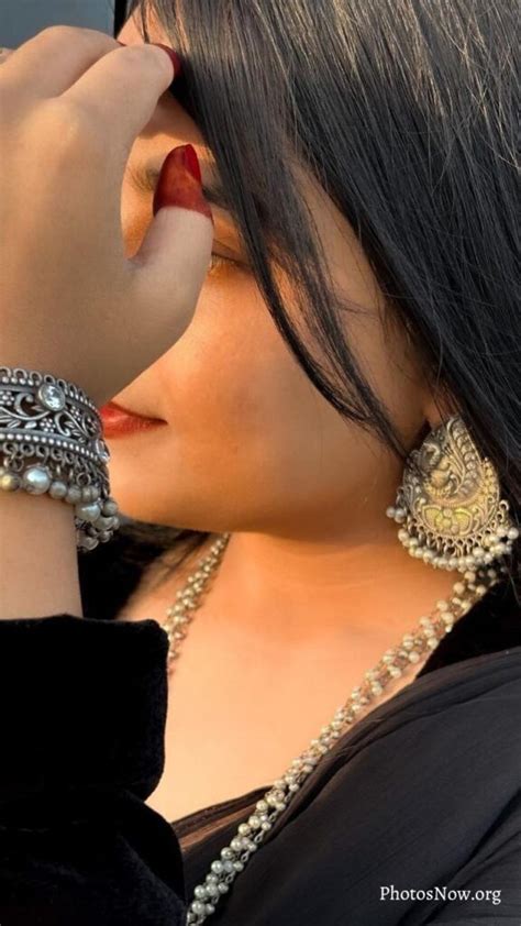 1035 Girls Dp Images Photos Pictures And Wallpapers New 2025