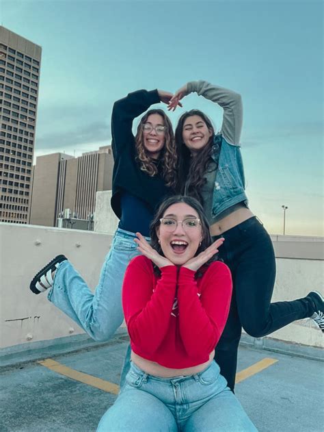 Trio Poses Best Friend Poses 3 Friends Poses Photography Friend Poses