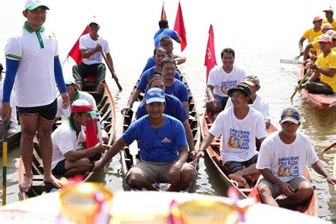 អបអរសាទរព្រះរាជពិធីបុណ្យអុំទូក បណ្តែតប្រទីប អកអំបុក និងសំពះព្រះខែ នៅខេត្តព្រះវិហារ