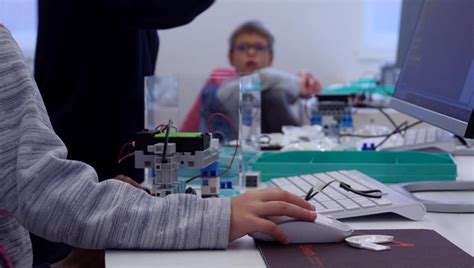 The Pros And Cons Of Using Technology In The Classroom