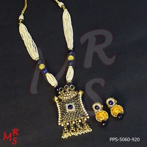 Squear Shape Pirohi Gold Plated Pendant Sets At Rs 920sets Gold