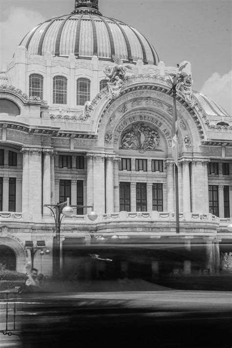Palacio De Bellas Artes 건물 외관 건축 관광 국가 기념물 극장 기념물 낮 도시 풍경 도시의 돔 라틴 아메리카 랜드마크 멕시코