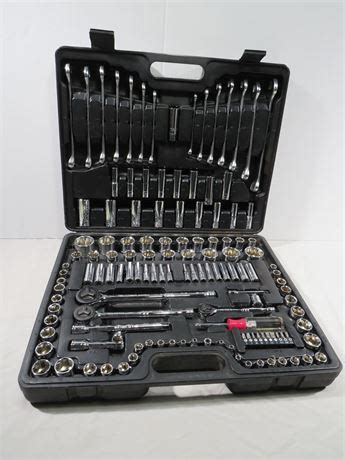 Transitional Design Online Auctions TASK FORCE Socket Wrench Set