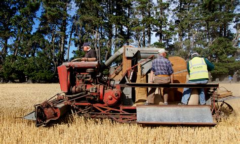 무료 이미지 들 농장 차량 수확고 양식 농업 기계 Wheatharvesting 3668x2206 575843 무료 이미지 Pxhere