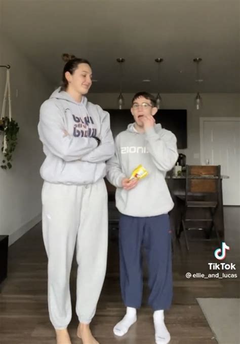 Tall Girl Short Guy Short Girls Cute Relationship Pictures Cute