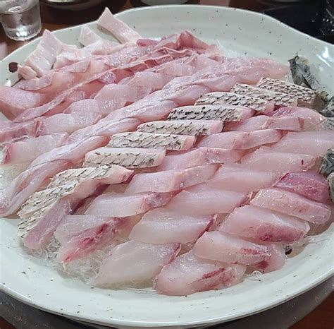 ‘여름에 회 먹으면 안 된다고 여름에 먹으면 더 맛있는 제철 회 5