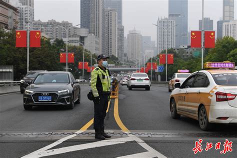 节后早高峰平稳有序 荆楚网 湖北日报网