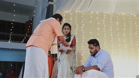 Malayali Aunty Open Anvel Show In Kerala Saree During A Wedding Mkv