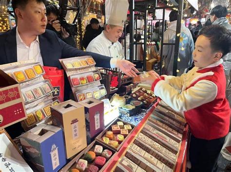 全聚德中轴食礼全新亮相京津冀消费季礼盒文化卷轴