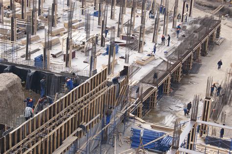 Строительство инфраструктуры завода по производству строительного камня фото