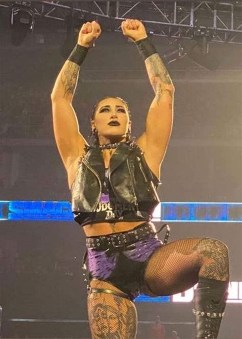 Pin By Glowing Jewels On Rhea Ripley Wwe Girls Sports Clips Gym
