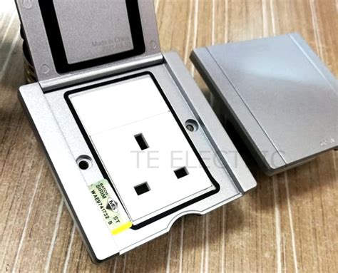 Schneider E228426 13a 3 Pin Switch Socket With Cover Moduline Metal Floor Socket Under Floor