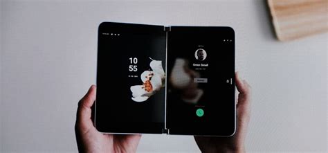 Video Of Microsoft S Surface Duo In Action Surfaces