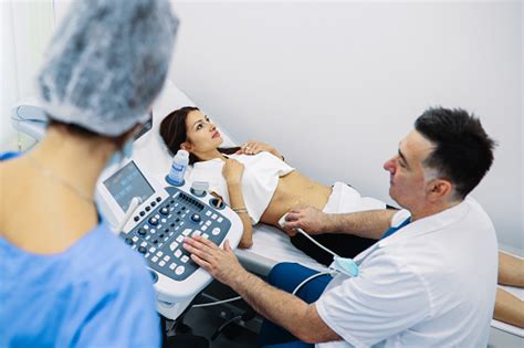 의료 사무실에서 초음파 스캔 30 39세에 대한 스톡 사진 및 기타 이미지 30 39세 40 44세 간호사 Istock