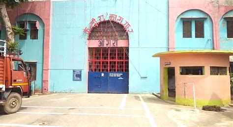 मंदिरों में नहीं यहां धूमधाम से मनाई जाएगी श्री कृष्ण जन्माष्टमी कैदी