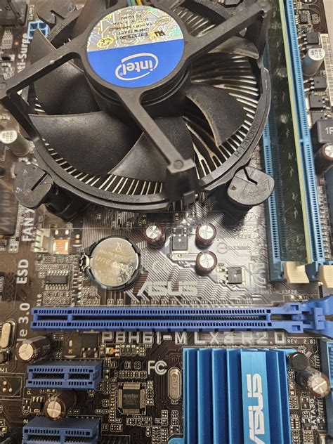 Продавам рам памети Ddr Ddr2 Ddr3 Ddr4 дъна и процесори I5 Ssd Д