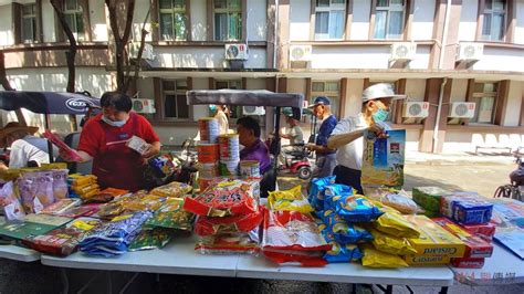 影／不必提著大包小包！行動福利站列車駛進彰化榮家 長輩瘋狂購物 觀傳媒