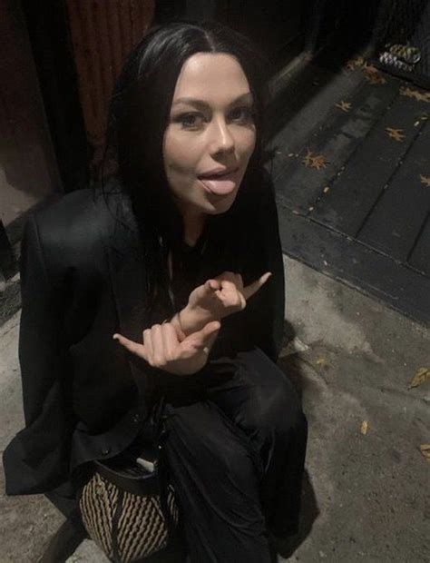 Pin By On Pretty Ppl Phoebe Pheobe Fav Celebs