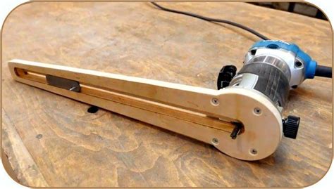 Циркульная насадка для ручного фрезера своими руками | Wood crafting ...