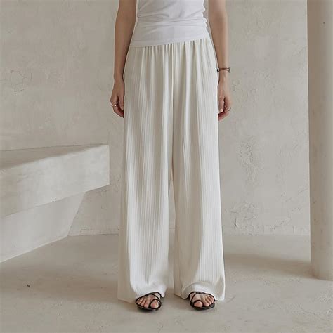 Common Unique Rihanna Cool Span Pleated Wide Banding Pants Codibook
