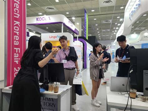 Linkedin 링글 페이지 🔵 지방에 있는 학생들은 원어민을 만날 기회가 적어 아쉬웠는데 링글 틴즈가 있어 관심이 가네요 대화 내용 녹음본을 Ai가