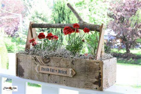 Diy Wood Crate Planters With Unique Branch Handle Stake Funky Junk Interiors в 2024 г Ящики