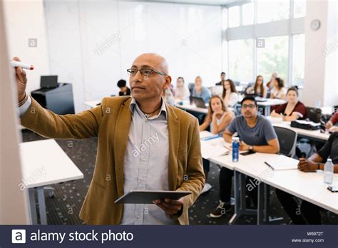 Digital Whiteboard Classroom Hi Res Stock Photography And Images Alamy