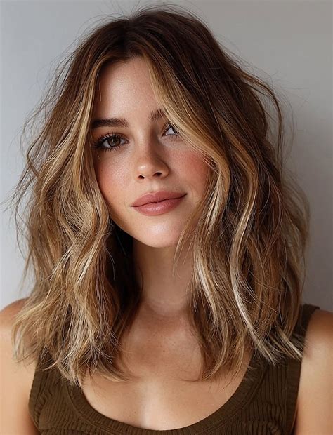 Shoulder Length Wavy Hairstyles 2024