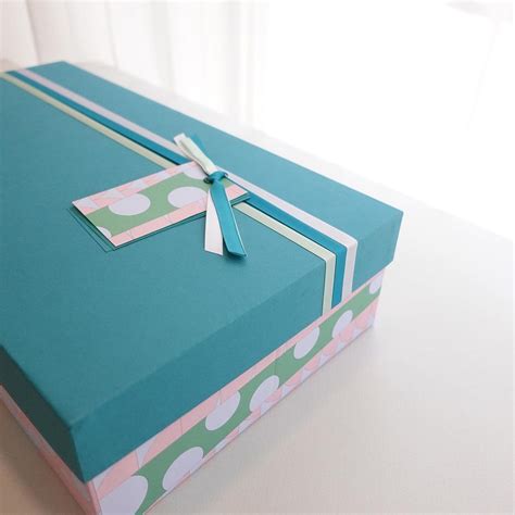 선물포장디자이너 조윤준 On Instagram 샤이니 온유님 서포트포장 데뷔 14주년 서포트포장을 의뢰해 주셨어요♡ 기억에 남는 특별한 선물이 되었길 바랍니다