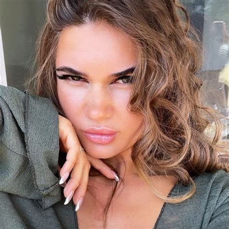 Ɇv𝐀 Karmaella On Threads