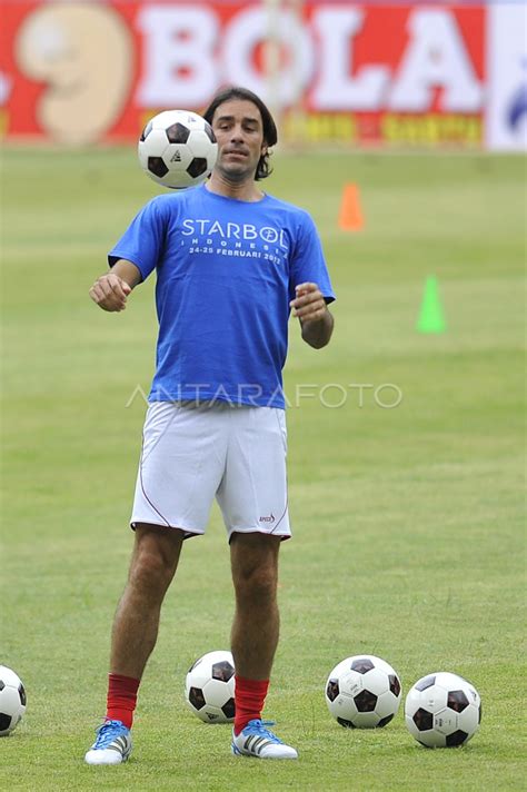 Robert Pires Antara Foto