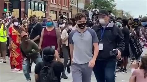 George Floyd Death Minneapolis Mayor Jacob Frey Heckled By Crowd Of