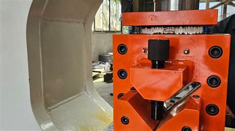 청운하이테크울산소재 유압절단 및 펀칭기 설치 및 교육 1 Youtube