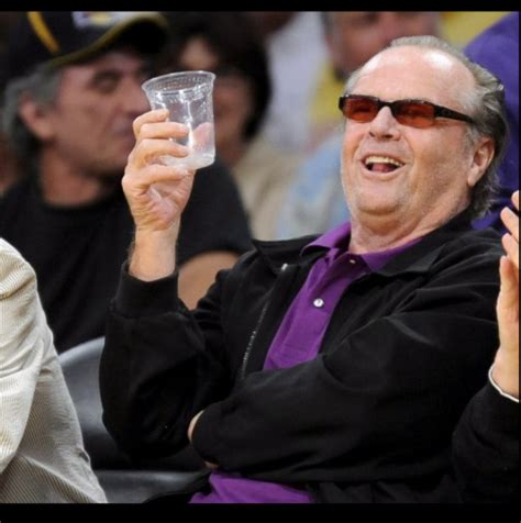 На 37 години той разбра че сестра му всъщност му е майка а собствената си дъщеря не иска да