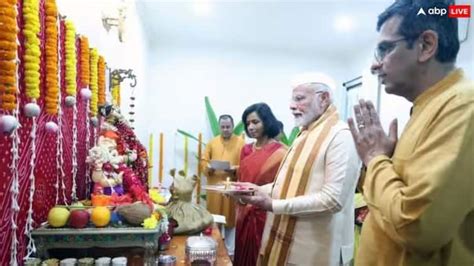 Bjp Share 2009 Manmohan Singh Iftar Photo Starts Secularism Debate After Row Over Pm Modi