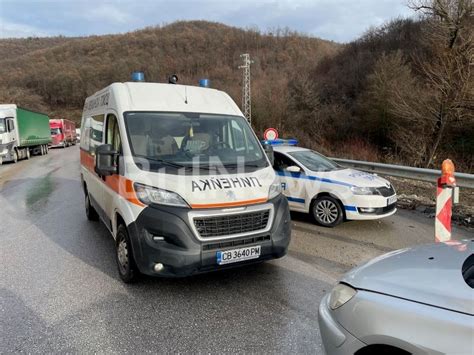 От последните минути Тежка верижна катастрофа между Мездра и Ботевград трафикът е затруднен