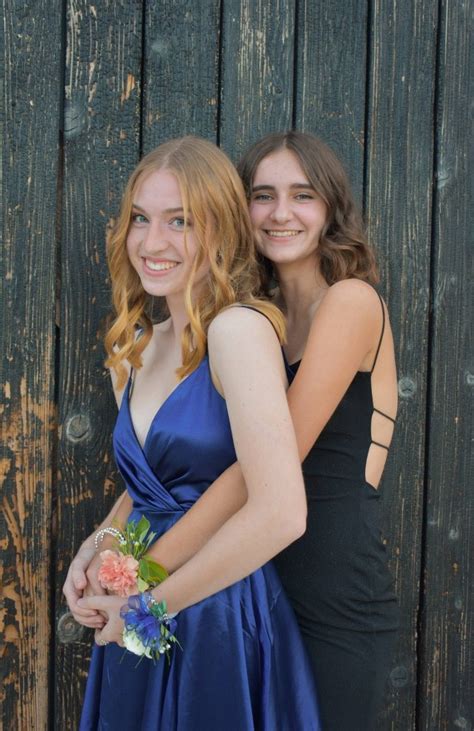 Pin By Tedders On Photos 📷 Prom Picture Poses Prom Poses Cute