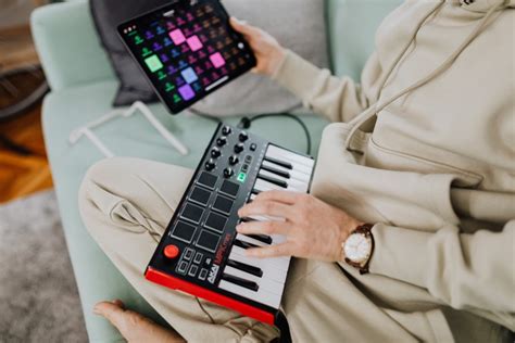 What Is A MIDI Keyboard And What Is It Used For