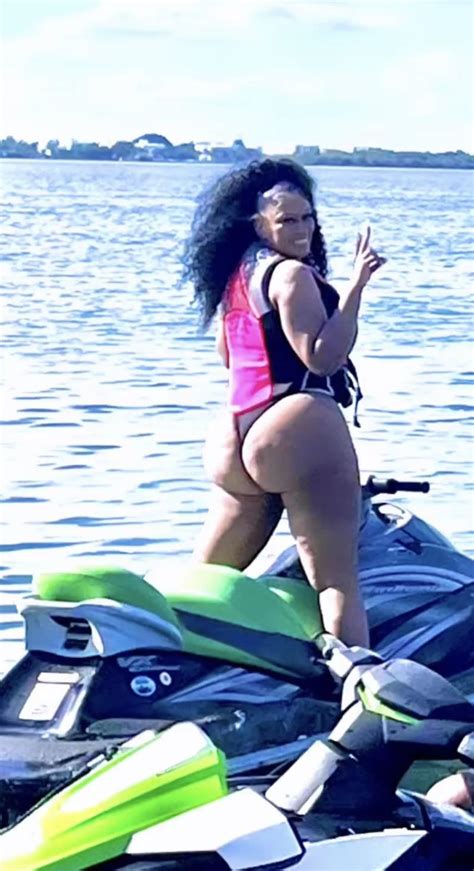 Double Cheeked Up 😩🍑👅 Rnununellz