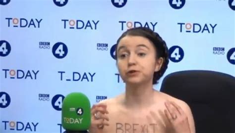 劍橋女教授上bbc「裸體抗議」！ 直批脫歐害英國光溜溜 Ettoday國際新聞 Ettoday新聞雲